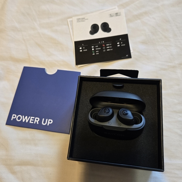 Raycon | Headphones | Raycon The Everyday Earbuds | Poshmark